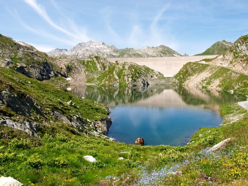 Sambuco Di Val, Lago Superiore Immagine Stock - Immagine di cielo ...