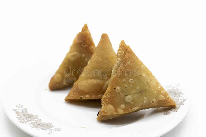 Samosa Aislada En Fondo Blanco Foto de archivo - Imagen de frito ...