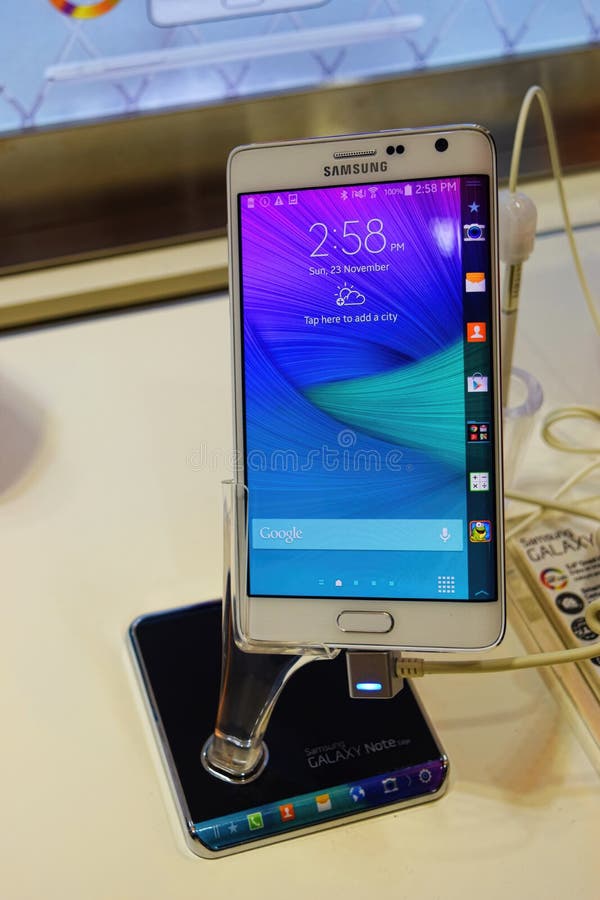 Samsung Galaxy Note Edge Mobile Phone Editorial Photo - Image of curved ...