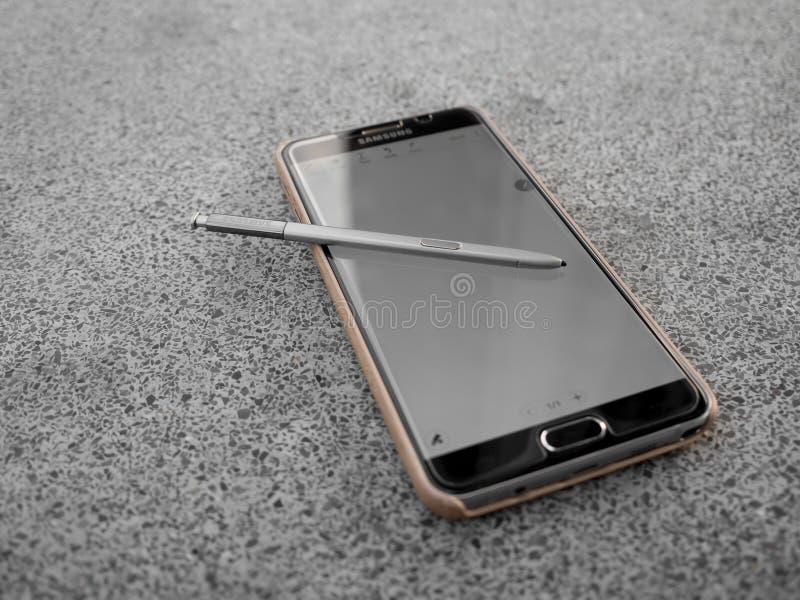 Samsung Galaxy Note 5 on Table. Editorial Stock Image - Image of super ...