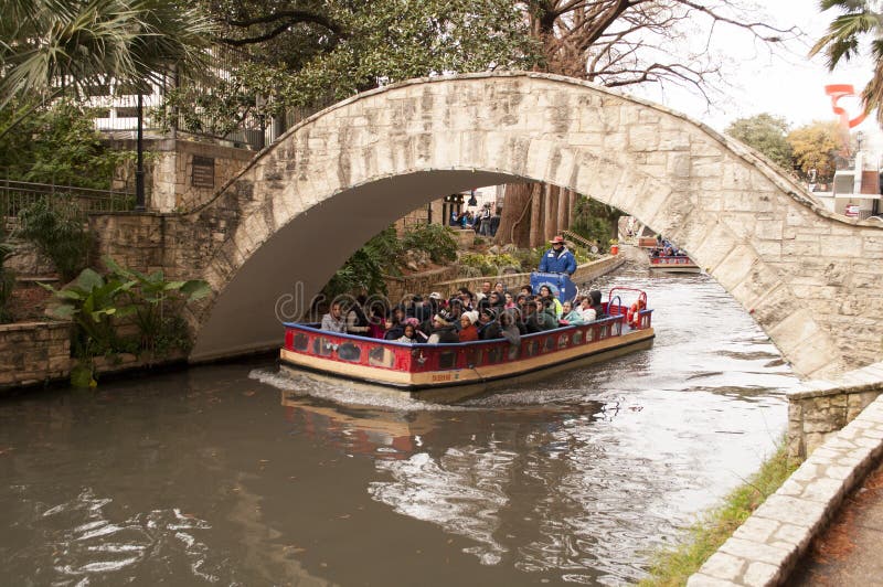 Dinner River Cruise and Dining at Night River Walk San Antonio Te ...