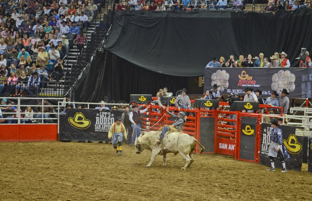 San Antonio Rodeo editorial image. Image of rider, beeville - 38089745