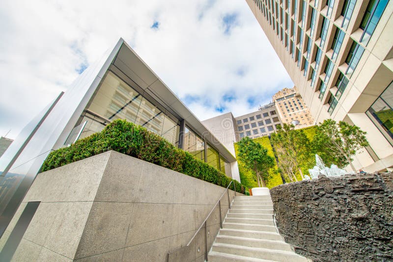San Francisco, CA - August 6, 2017: Apple Store Modern City Building ...