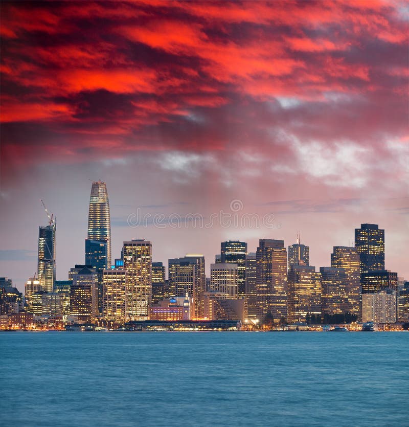 San Francisco, California. Panoramic Sunset View of Downtown Skyline ...