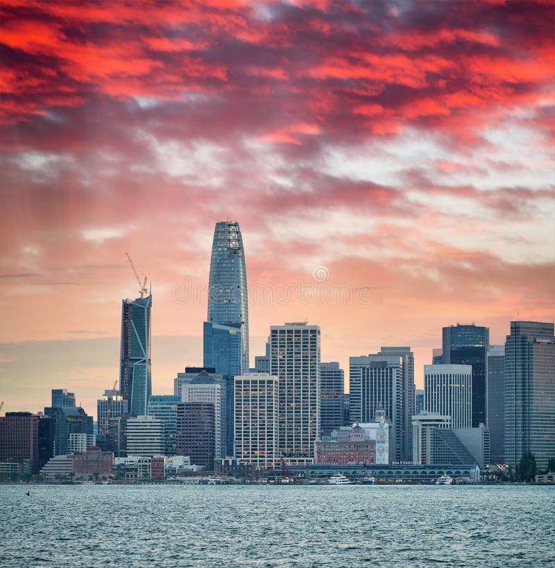 San Francisco, California. Panoramic Sunset View of Downtown Skyline ...