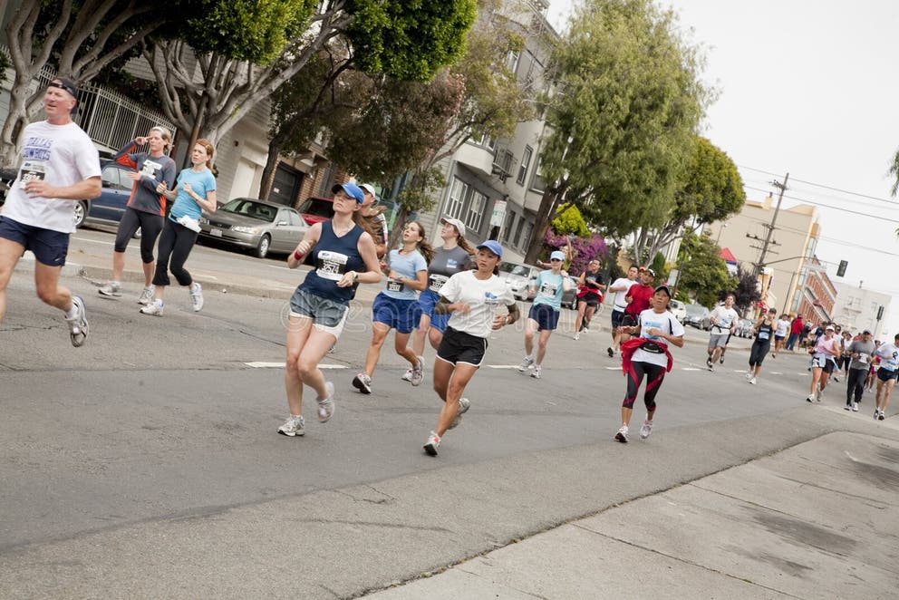 San Francisco Marathon editorial stock image. Image of runners - 18234114
