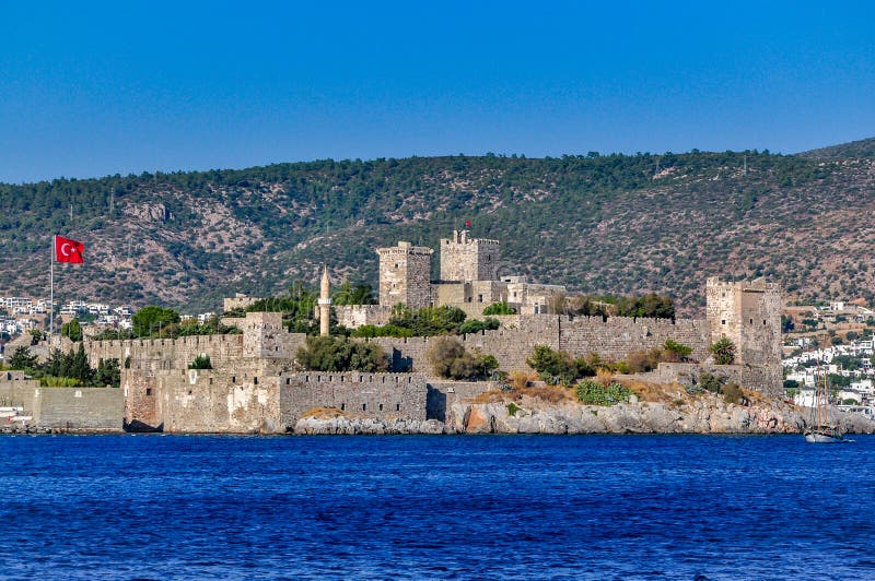 San Peter Castle Bodrum Kalesi in Bodrum, Vista Dal Mare Fotografia ...