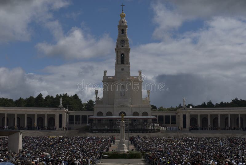 International Pilgrimage at Fatima 13 May Editorial Stock Photo - Image ...