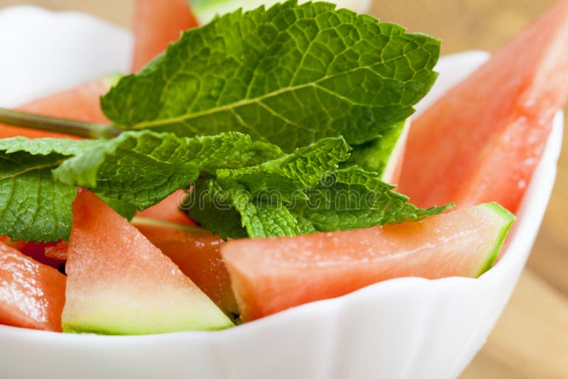 Sandía Cortada En Cuadritos Fresca Foto de archivo - Imagen de piel ...