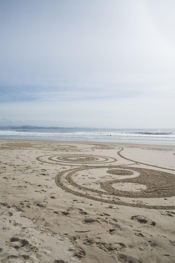 Sand Art 3, Circle patterns marking in the sand on the