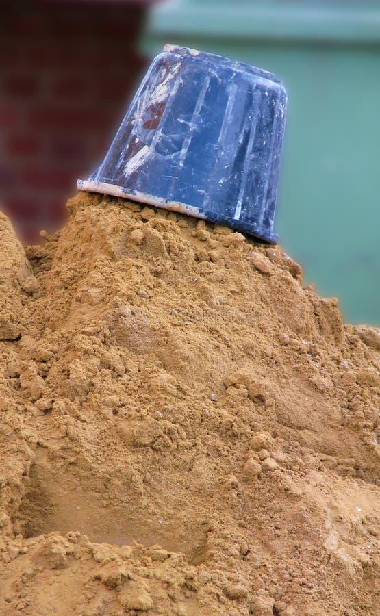 Bricklayers Trowel and Mortar Stock Image - Image of tradesman ...