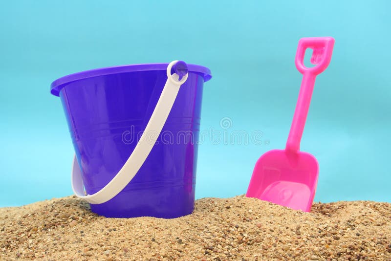 Sand-Eimer stockbild. Bild von schaufel, sandkasten, wanne - 1477989