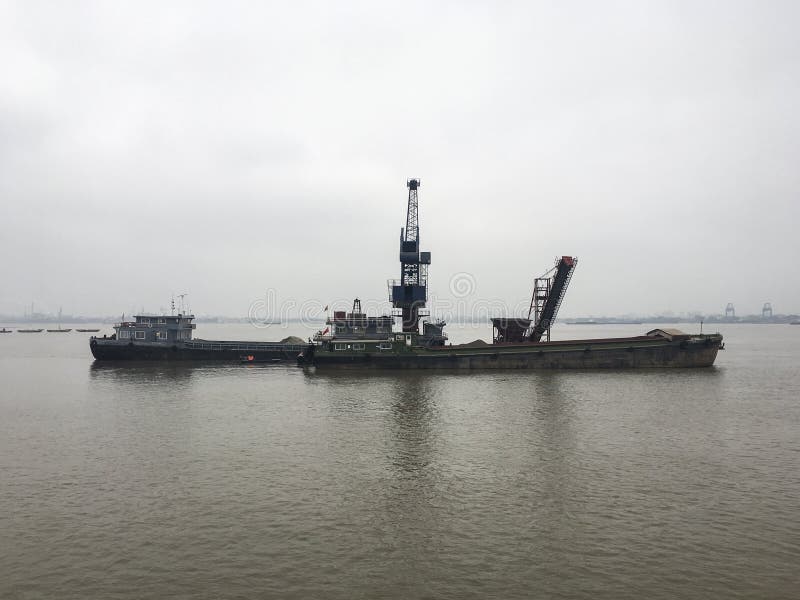 Sand Handling on the Yangtze River Stock Image - Image of harbor ...