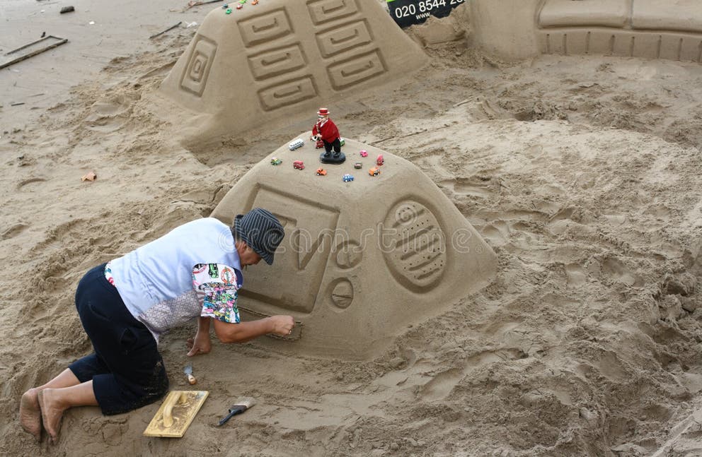 Sand Sculpture editorial image. Image of london, sand - 19098125