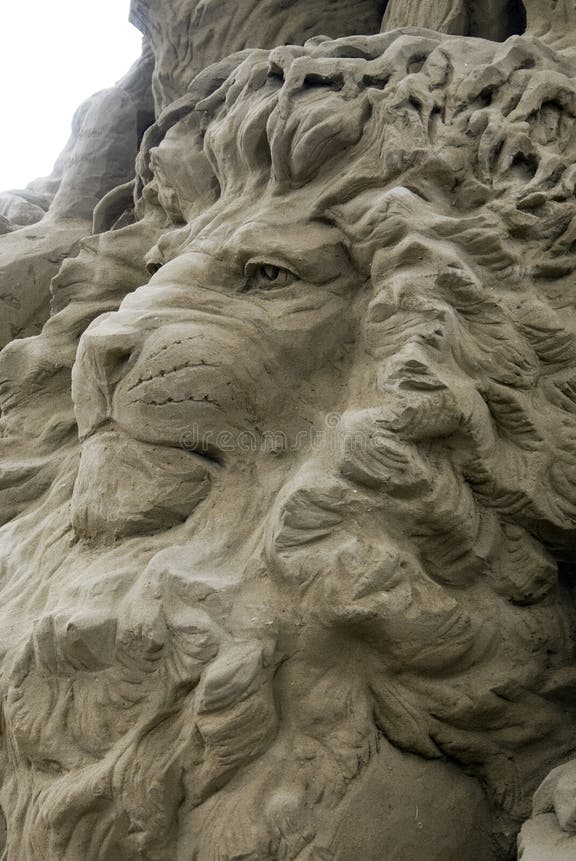 Sand Sculptures - the lion editorial photography. Image of play - 10054447