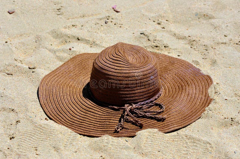 Sand and straw hat stock image. Image of sand, marsa - 37899493
