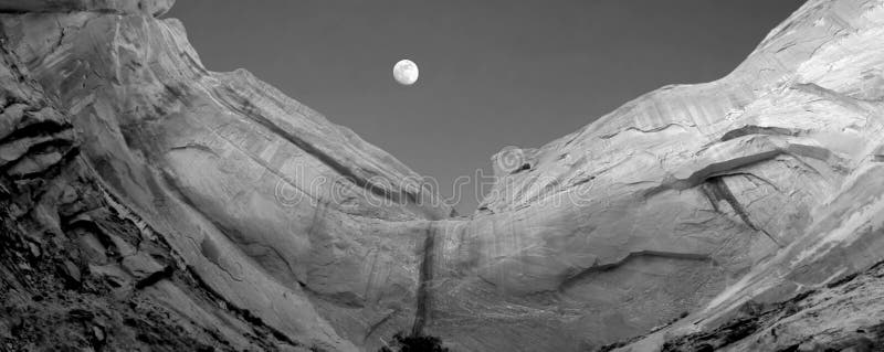 Sandstone cliff & moon stock image. Image of rock, utah - 160477