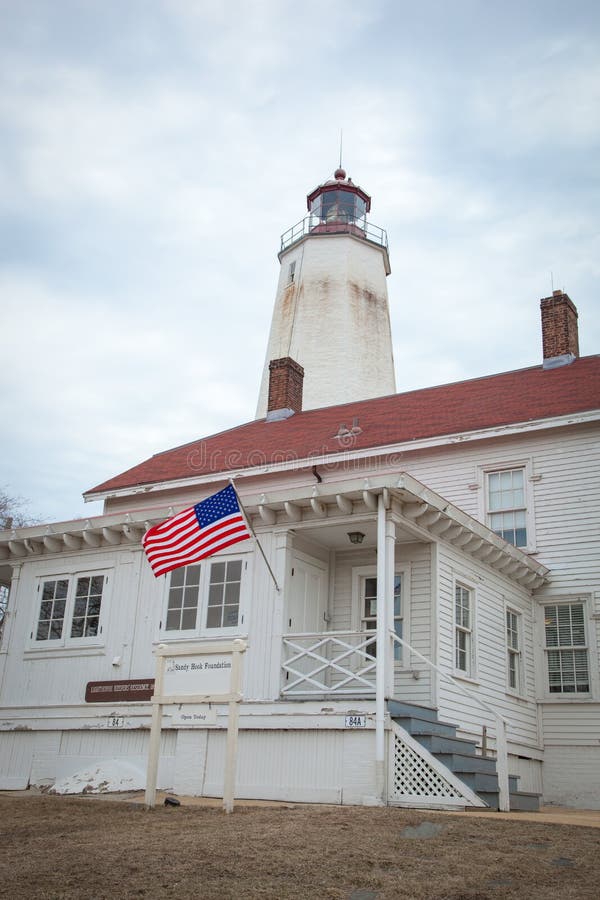 Sandy Hook Lighthouse foto de archivo. Imagen de océano - 67499066