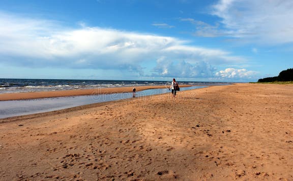 Sandy-Strand stockbild. Bild von wasser, landschaft, nave - 13171699