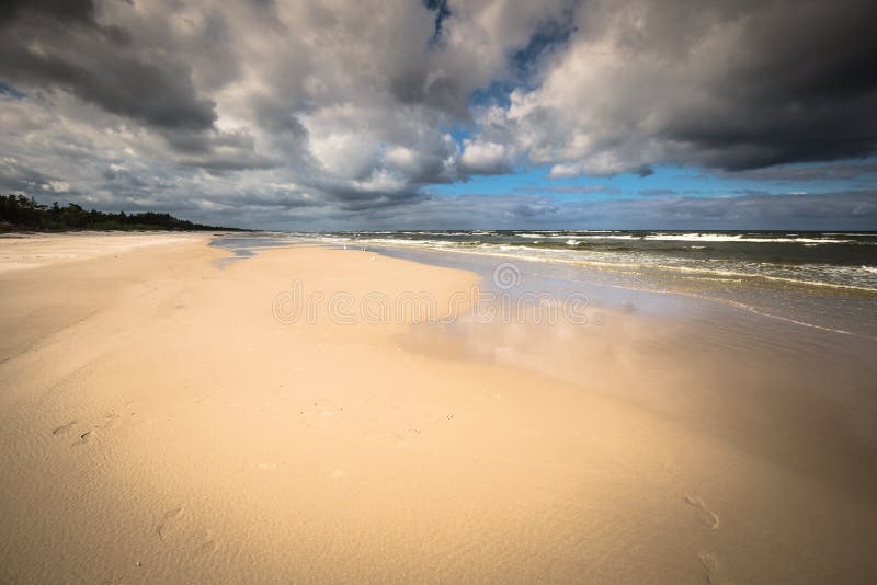 Sandy-Strand in Leba-Stadt, Ostsee, Polen Stockbild - Bild von himmel ...