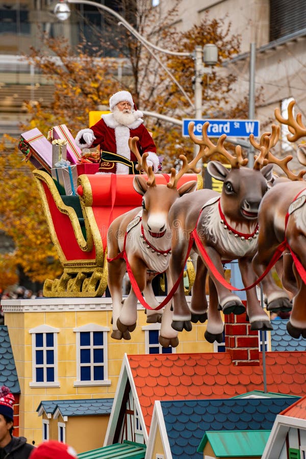 Santa Claus at the Toronto Santa Claus Parade. Editorial Image - Image ...