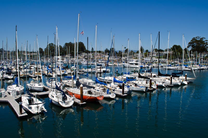 Santa Cruz Harbor foto de archivo. Imagen de puerto, litoral - 85114364