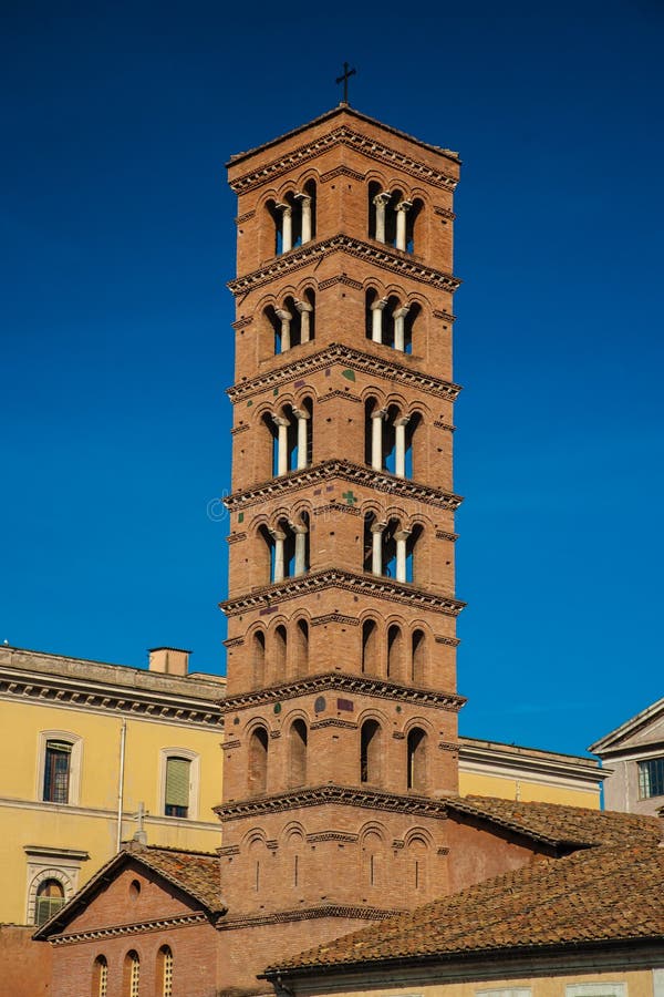 Chiesa Antica Di Roma Italia Del Campanile Di Giovanni Paolo Di Santi ...