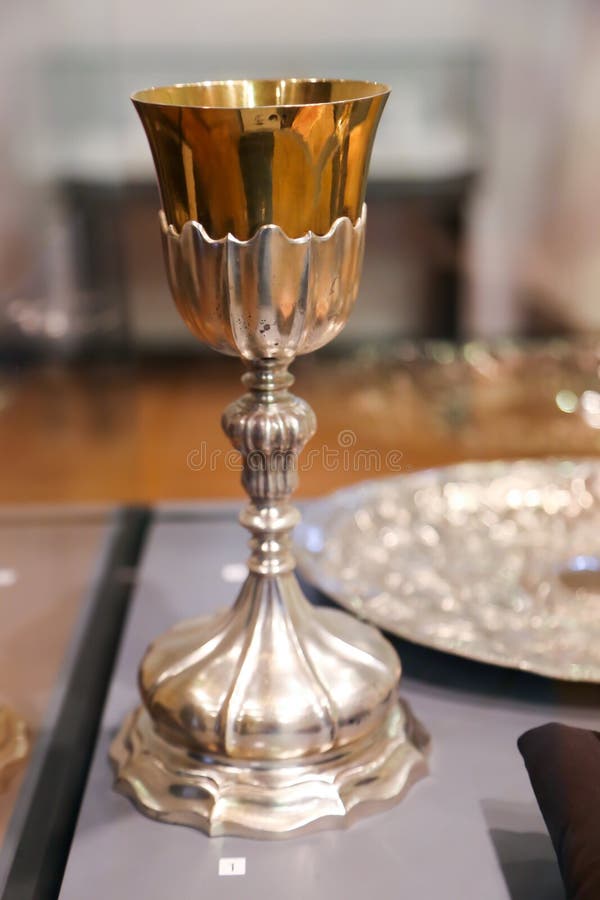 Santo Graal foto de stock. Imagem de metal, antiguidade - 111940626