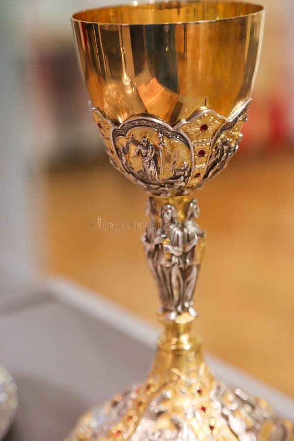 Santo grial foto de archivo. Imagen de piernas, iglesia - 54373922