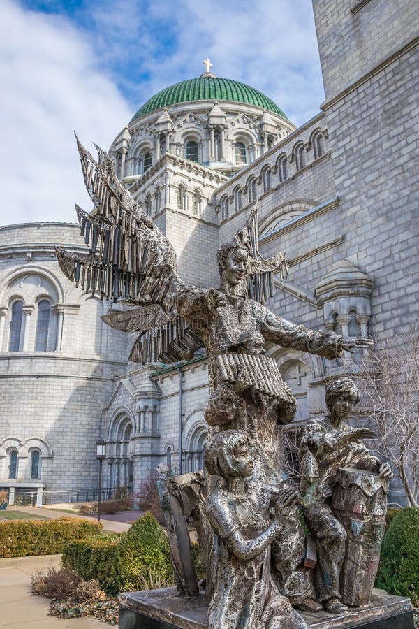 Santo Louis Basilica Angel De Harmony Statues Imagen editorial - Imagen ...