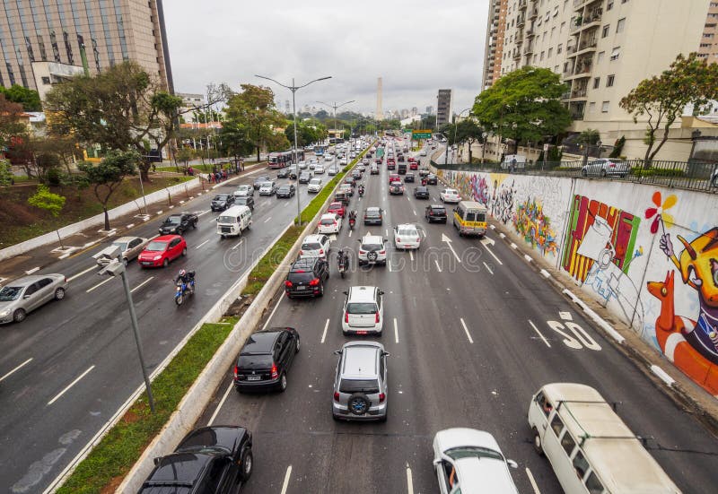 Sao Paulo traffic editorial photo. Image of dusk, architecture - 137975976