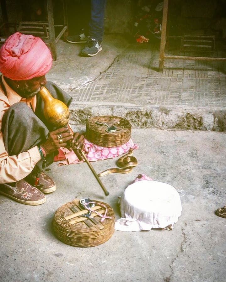 Sapera editorial image. Image of delhi, incredible, snakes - 148287615