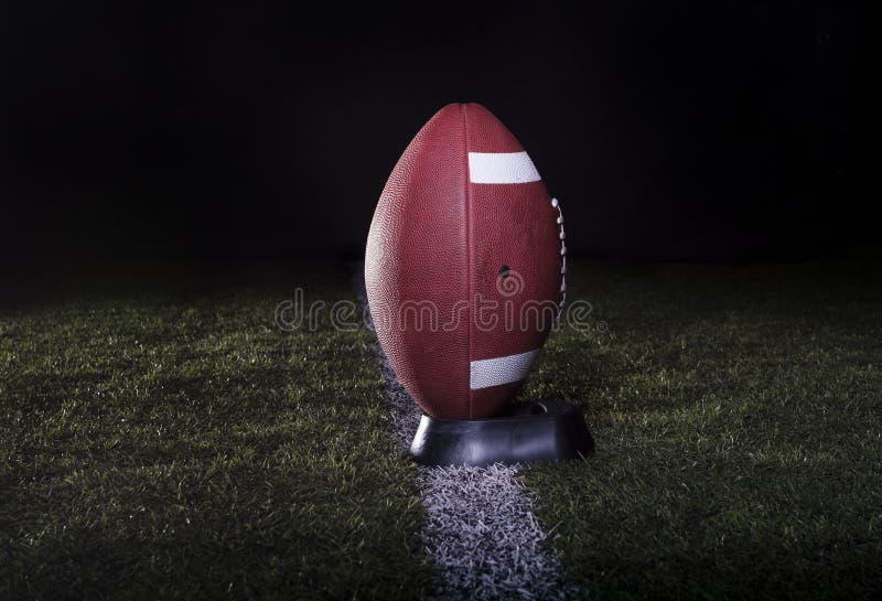 Saque De Centro Del Campo De Fútbol Foto de archivo - Imagen de ...