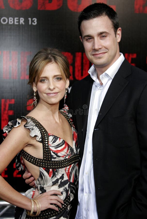 Sarah Michelle Gellar E Freddie Prinze Jr Fotografia Editorial - Imagem ...