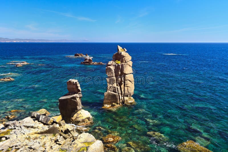 Le Colonne, Carloforte, Sardinia Arkivfoto - Bild av italienare, grön ...