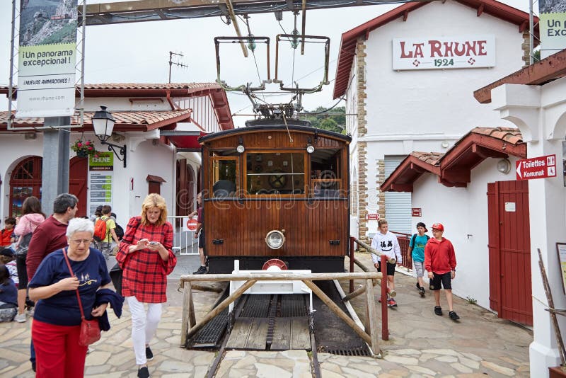 Sare, Francia, Petit Train De La Rhune Foto editorial - Imagen de ...