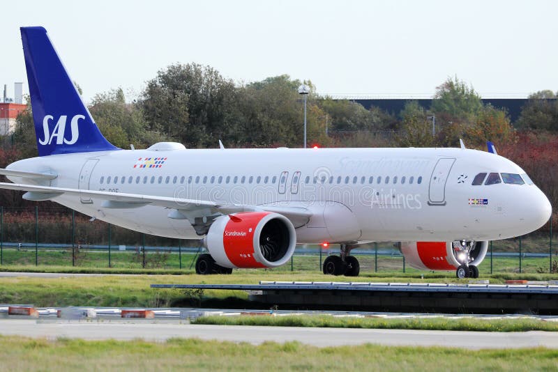 SAS on Runway from Terminals Editorial Stock Image - Image of ...