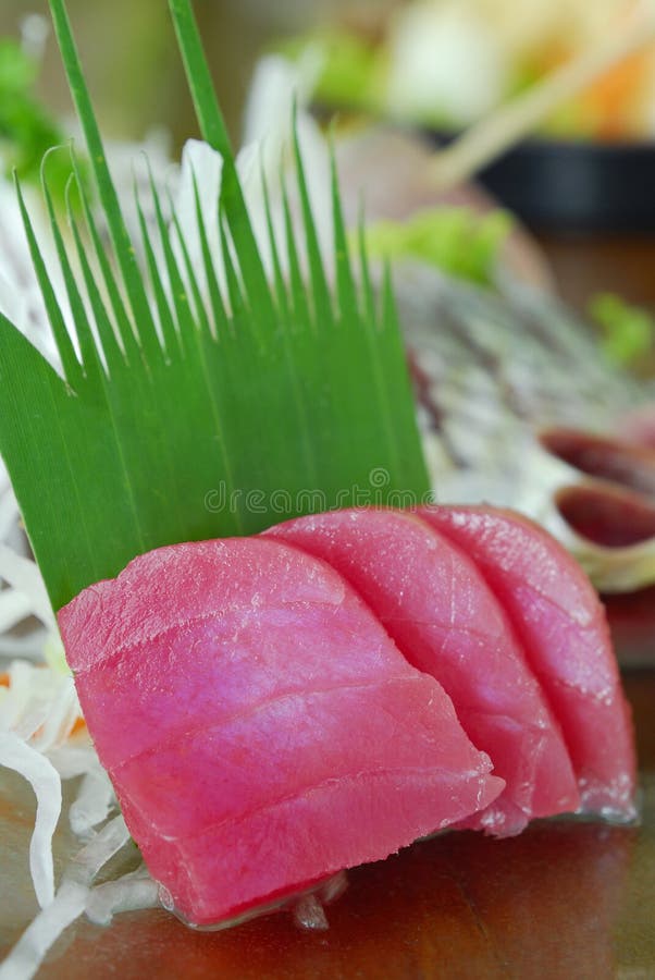 Sashimi Do Atum - Maguro (atum Cru Fresco) Imagem de Stock - Imagem de ...