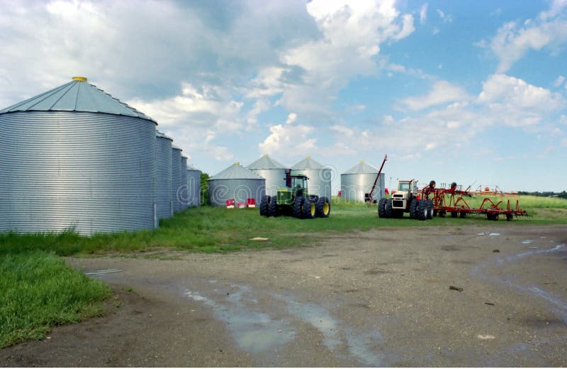 Saskatchewan Farm Canada stock photo. Image of storage - 2897988