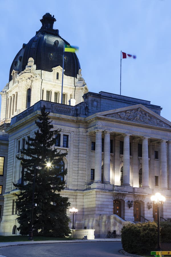 Saskatchewan Legislative Building Stock Image - Image of blue, building ...