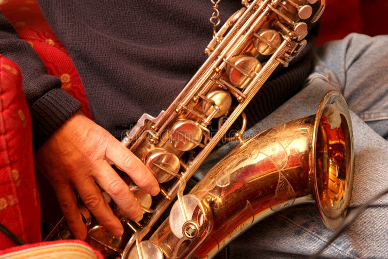 Sassofono immagine stock. Immagine di musica, arte, oggetti - 1717255