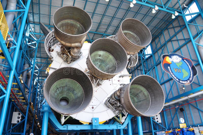 Saturnus V De Motoren Van De Raket Redactionele Stock Foto - Image of ...