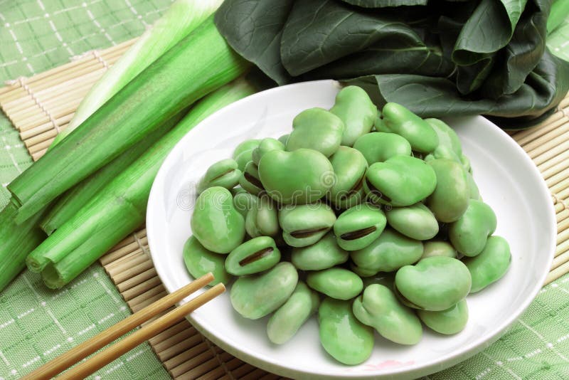 Saubohnen stockfoto. Bild von gelegentlich, frucht, landwirtschaft ...