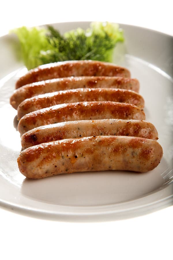 Saucisse grillée photo stock. Image du vert, dîner, laitue - 108645254