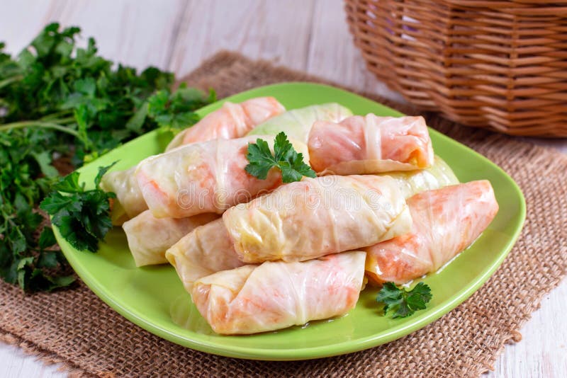 Sauerkraut Rolos De Repolho Em Conserva Foto de Stock - Imagem de placa ...