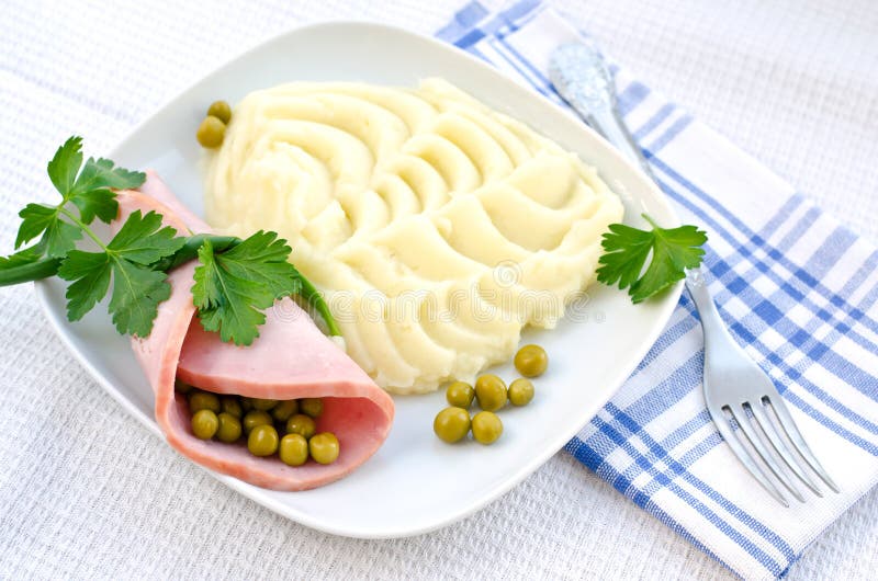 Sausage and Mashed Potatoes Stock Photo - Image of green, meat: 40377942