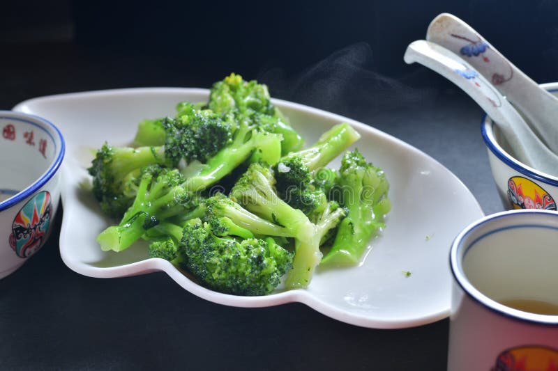 Sautee Garlic Broccoli Vegetable Stock Image - Image of sauted, cabbage ...