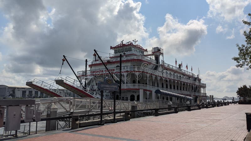 Savannah Georgia Riverboat editorial stock image. Image of stadium ...