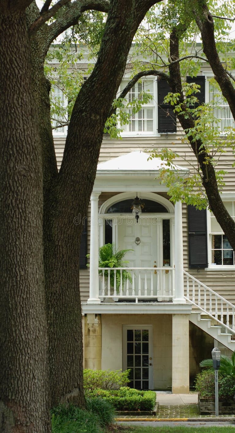 1,192 Old Colonial Home Front Entrance Stock Photos - Free & Royalty ...