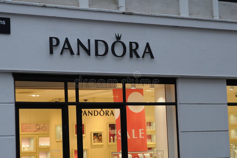 PANDORA Sklep NA STROEGET W KOPENHAGA DANI Fotografia Editorial - Obraz ...